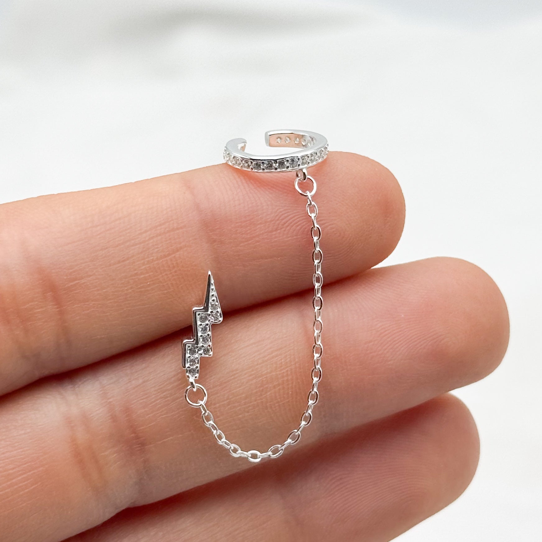 Aro ear cuff cadena rayo y circones – Silene.cl